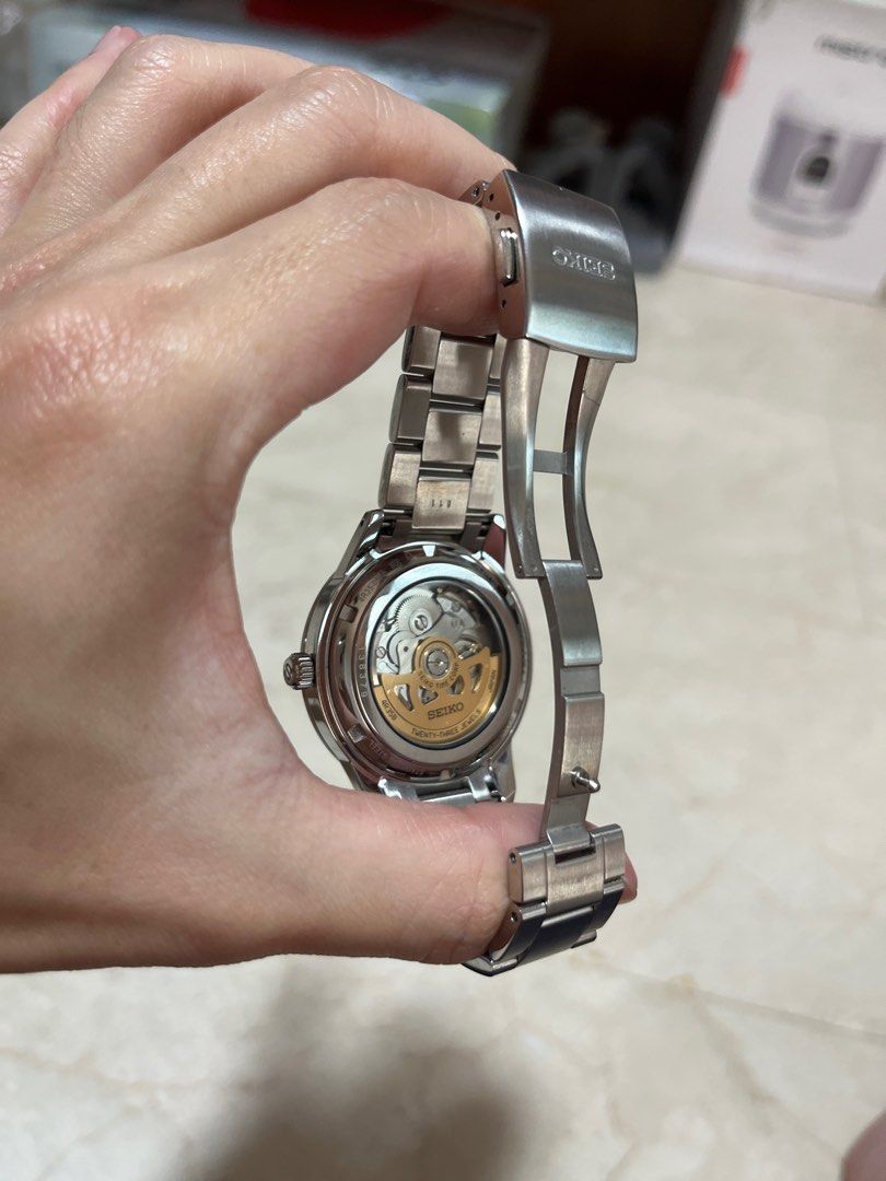 Seiko 4R35 automatic watch, Luxury, Watches on Carousell