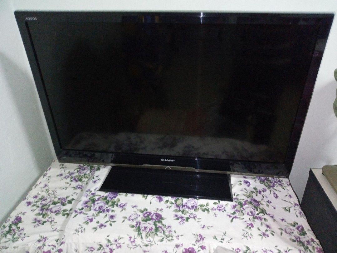 SHARP AQUOS LED TV LC-32LE340M, TV & Home Appliances, TV ...