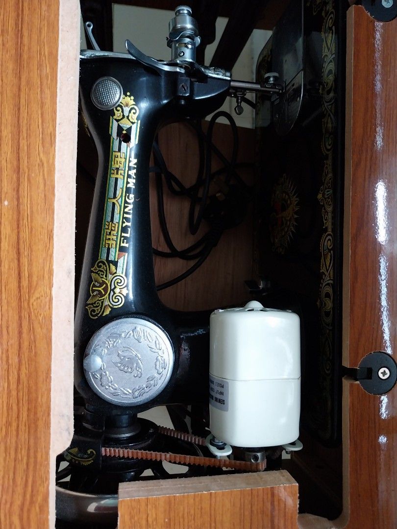 SINGER. foot paddle / motored Sewing machine, Hobbies & Toys ...
