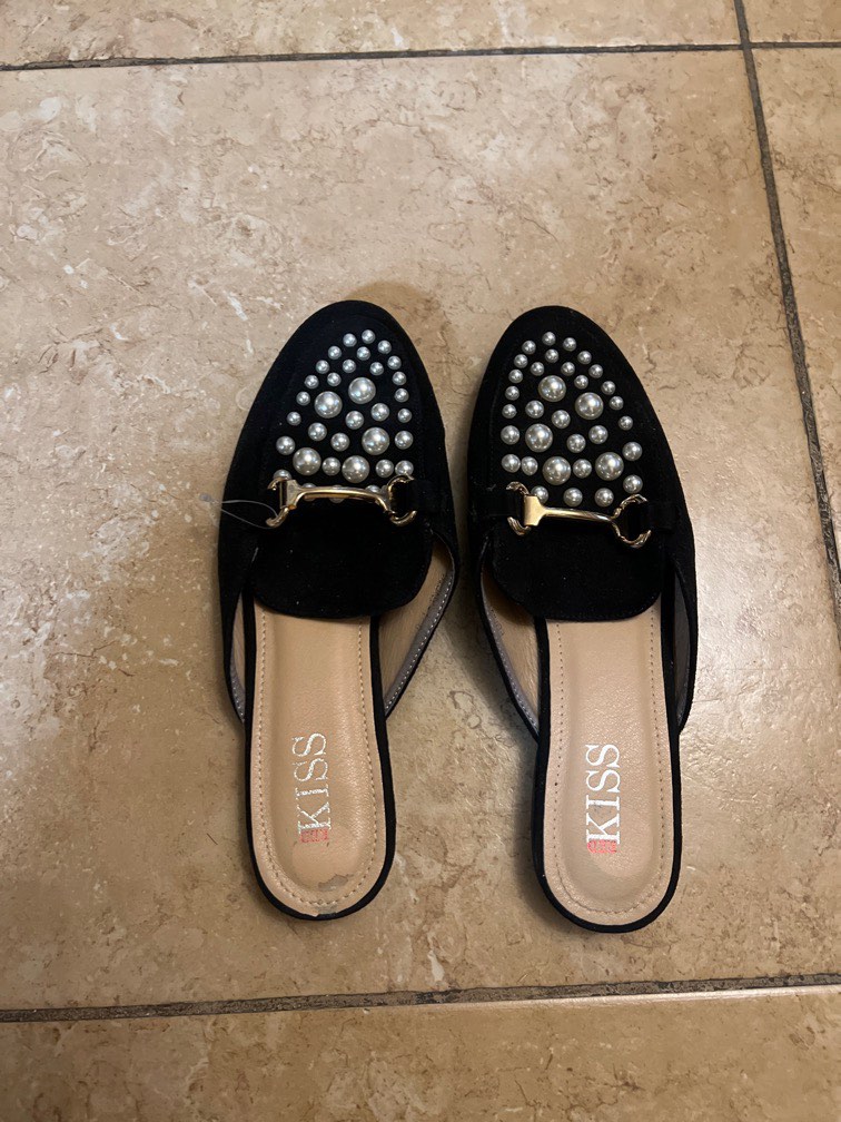 Slides pearls, Women's Fashion, Footwear, Slippers and slides on Carousell