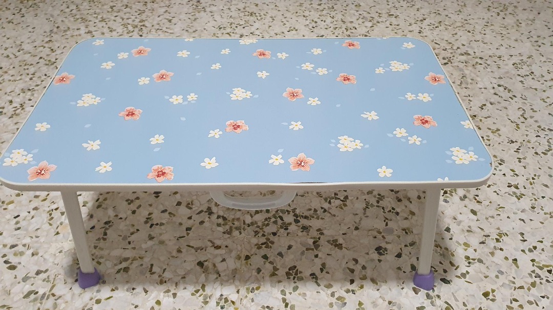 Small Low Height Portable & Foldable Study / Side Table, Furniture ...