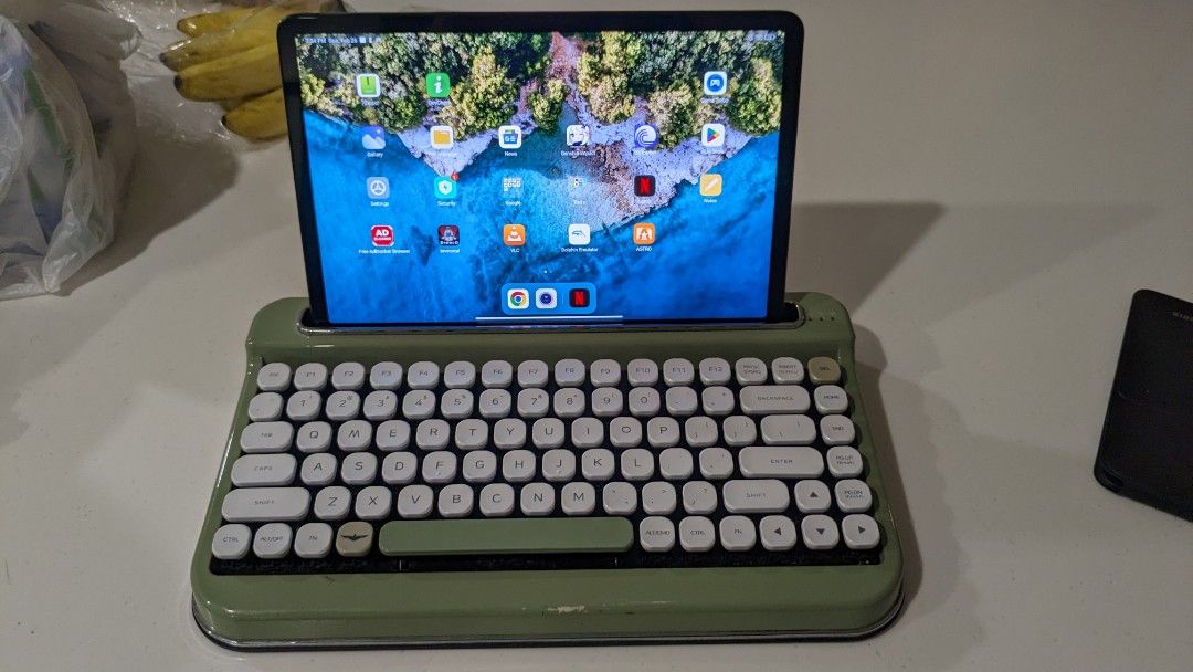 Tablet keyboard (Bluetooth), Computers & Tech, Laptops & Notebooks on ...