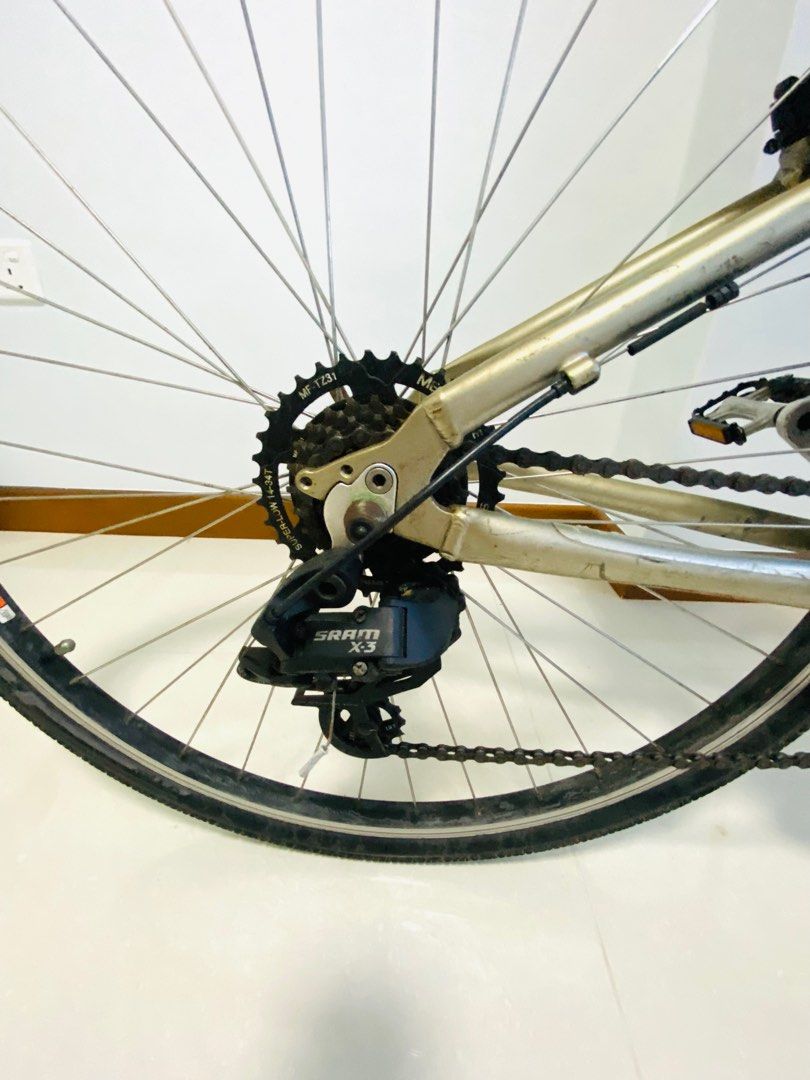 TREK 7100 Hybrid Bicycle with 7-Speed Shimano gear, Sports Equipment ...