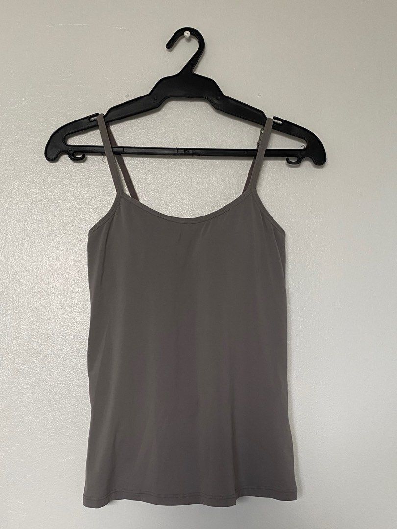 Uniqlo Airism Sando Bra on Carousell