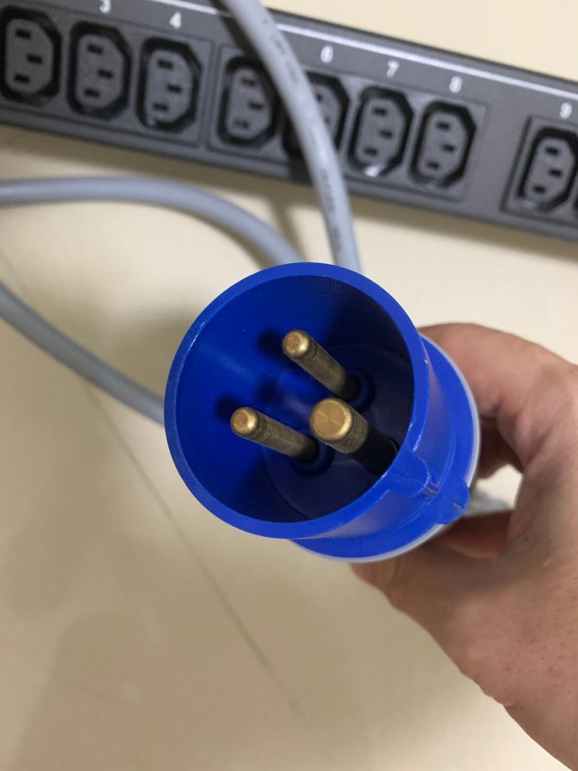 Vertiv PDU 24 Slots For Server Rack Datacenter IEC-60309 IEC-320-C13 ...