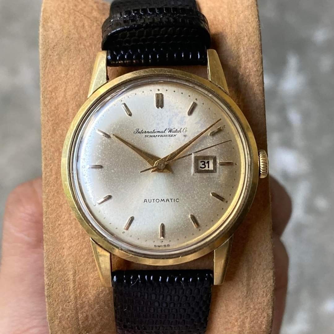 Vintage International Watch Co. IWC Schaffhausen Date 18K Solid Gold ...