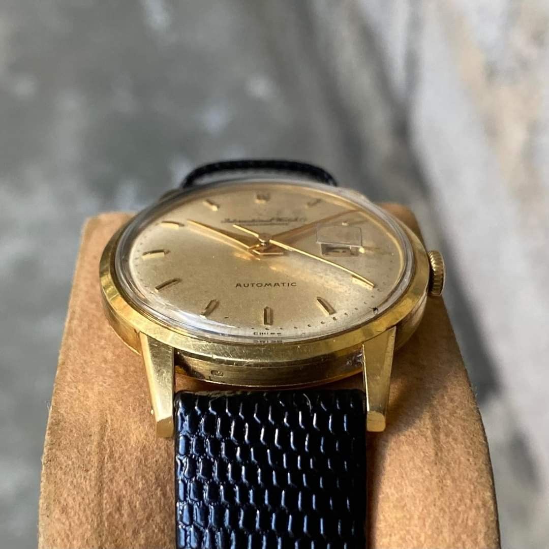 Vintage International Watch Co. IWC Schaffhausen Date 18K Solid Gold ...