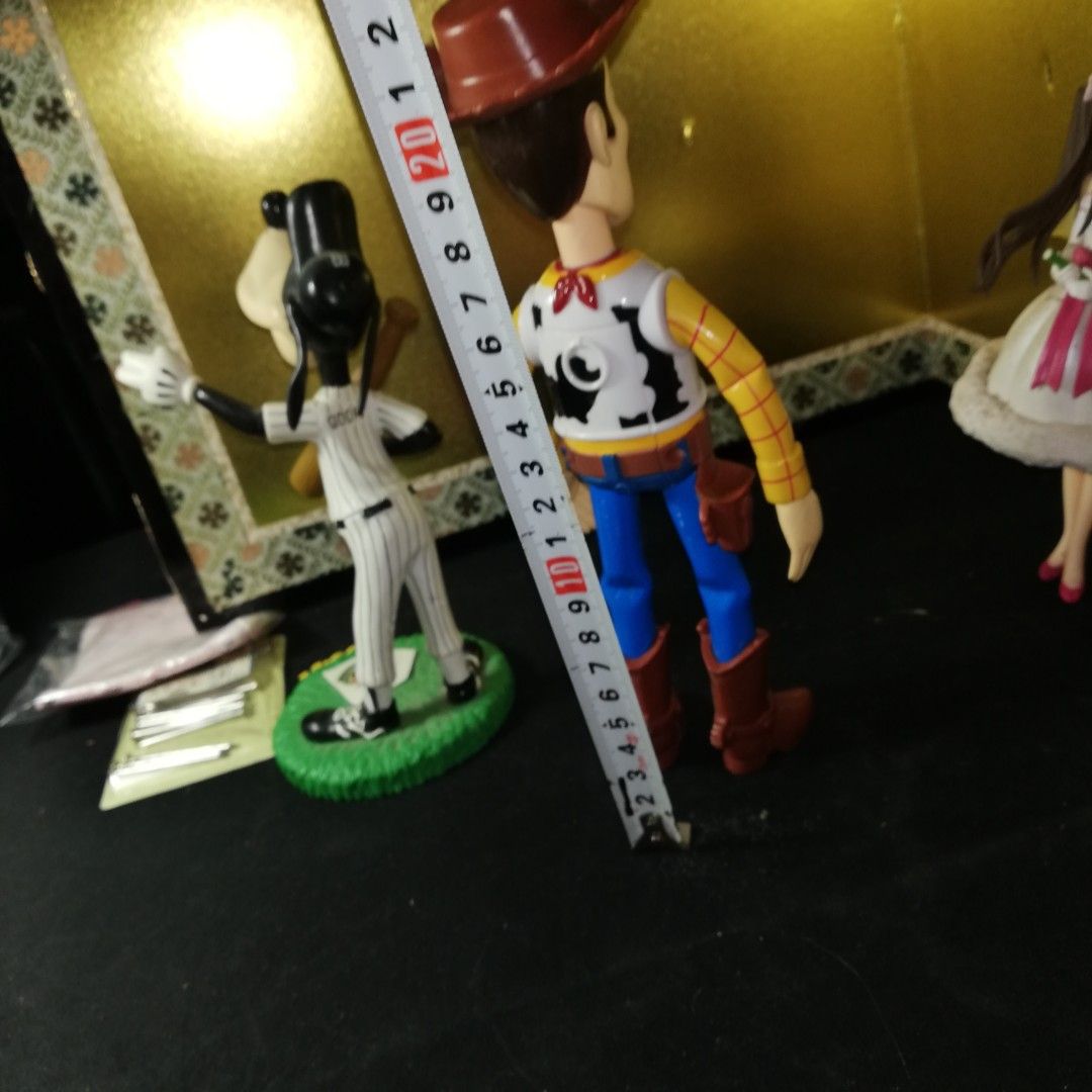 Woody and goofy on Carousell