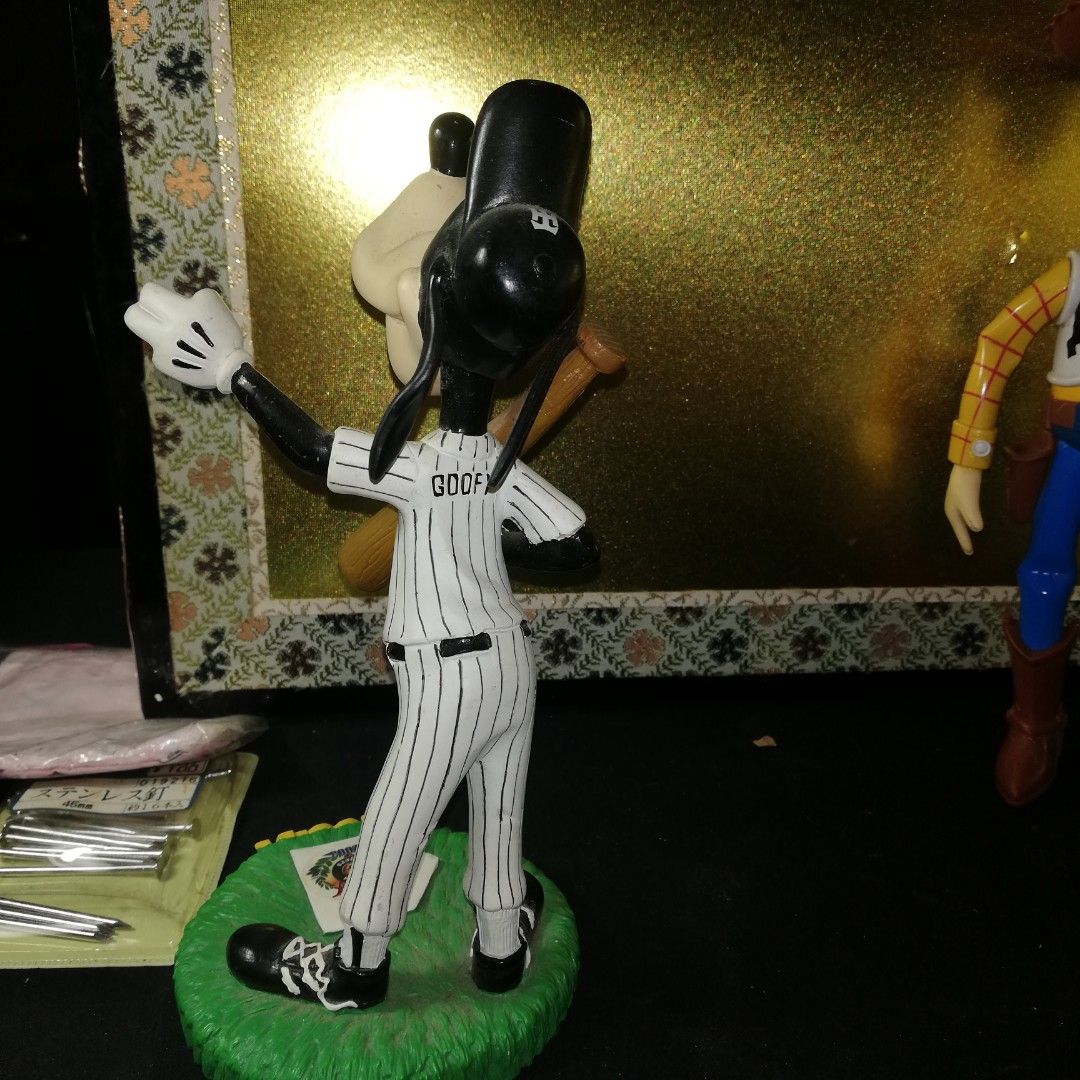 Woody and goofy on Carousell