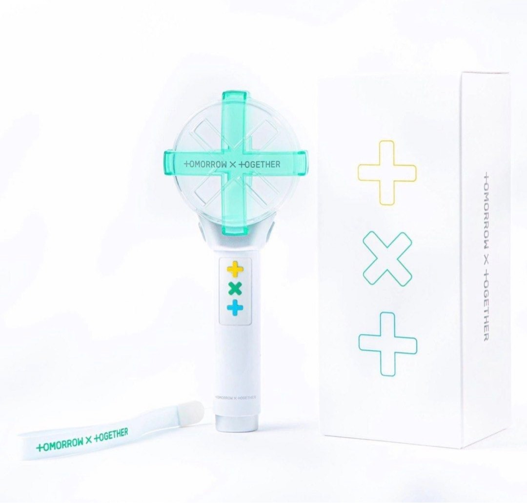 WTS BRAND NEW MOABONG TXT LIGHTSTICK WITH PHOTOCARD PCS, Hobbies & Toys ...