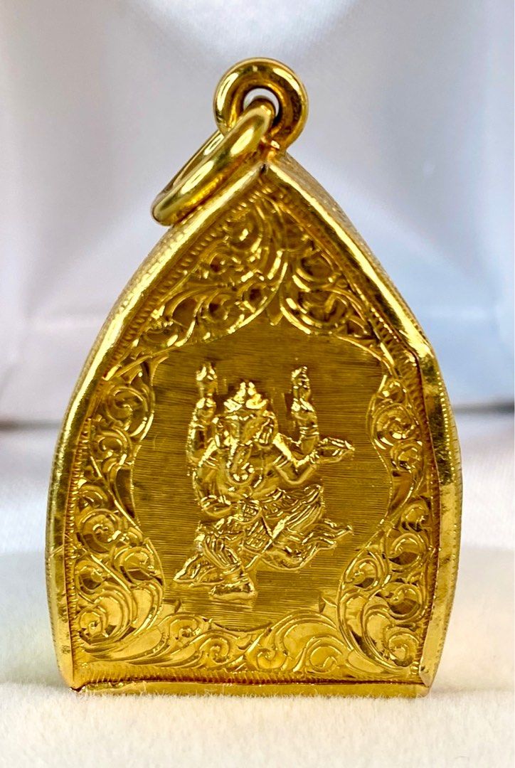 Yellow Gold Casing Pure Silver LP Thuad Thai Amulet, Hobbies & Toys ...