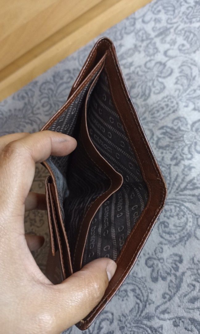 Capacci Trifold Wallet, Women's Fashion, Bags & Wallets, Wallets & Card ...