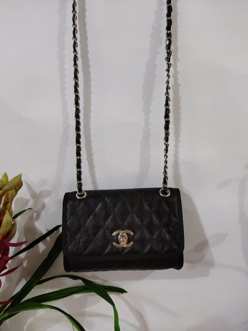 Channel caviar quilted leather bag, Barang Mewah, Tas & Dompet di Carousell