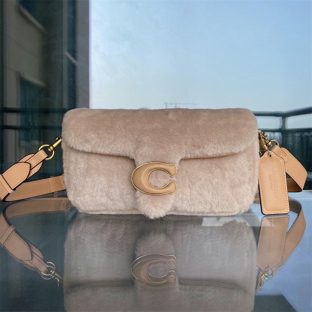 Coach Pillow Tabby In Shearling 26, Luxury, Bags & Wallets on Carousell
