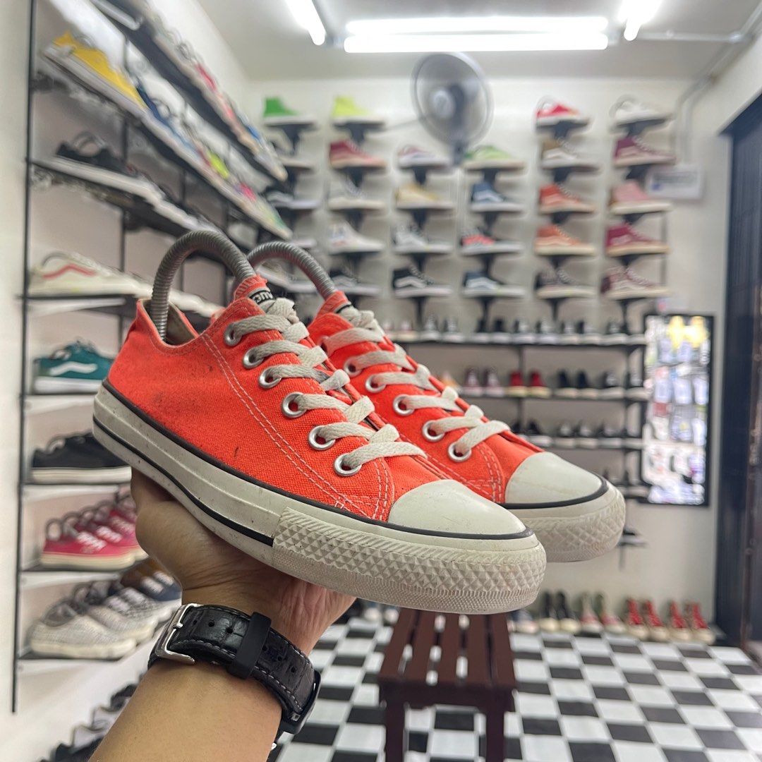 Converse Low Cut, Women's Fashion, Footwear, Sneakers on Carousell