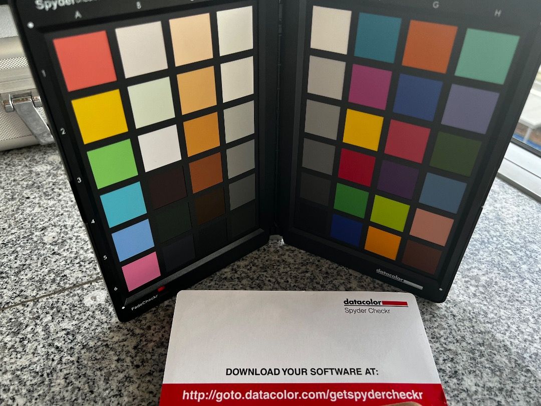 Datacolor SpyderCHECKR Color Chart and Calibration Tool for Digital ...