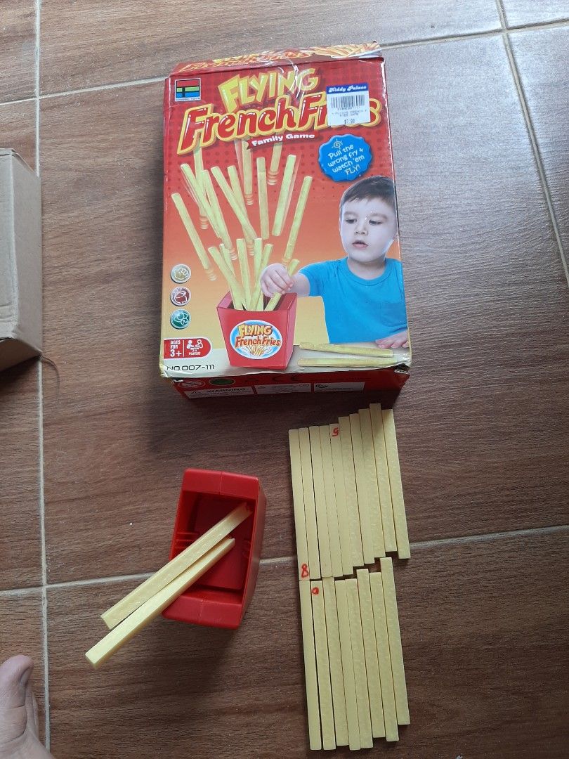 Flying french fries, Toys & Collectibles, Permainan Papan & Kartu di ...