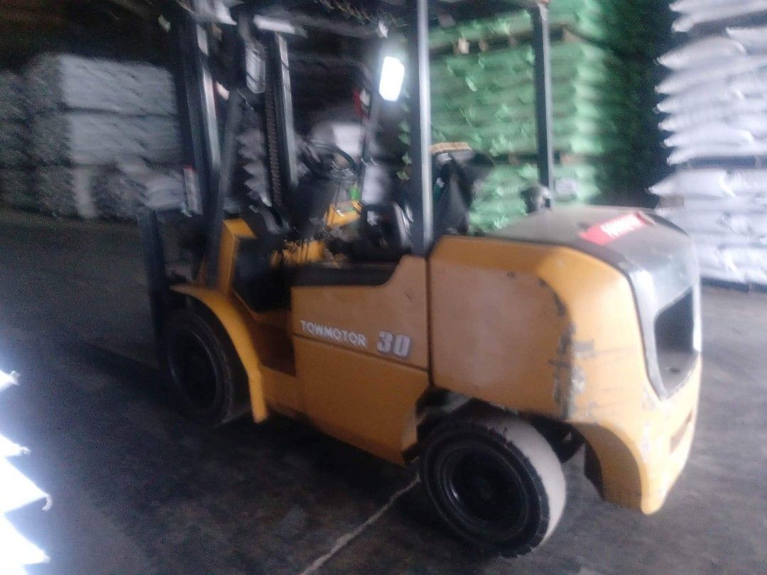 Forklift 3 Tonner, Commercial & Industrial, Industrial Equipment on ...