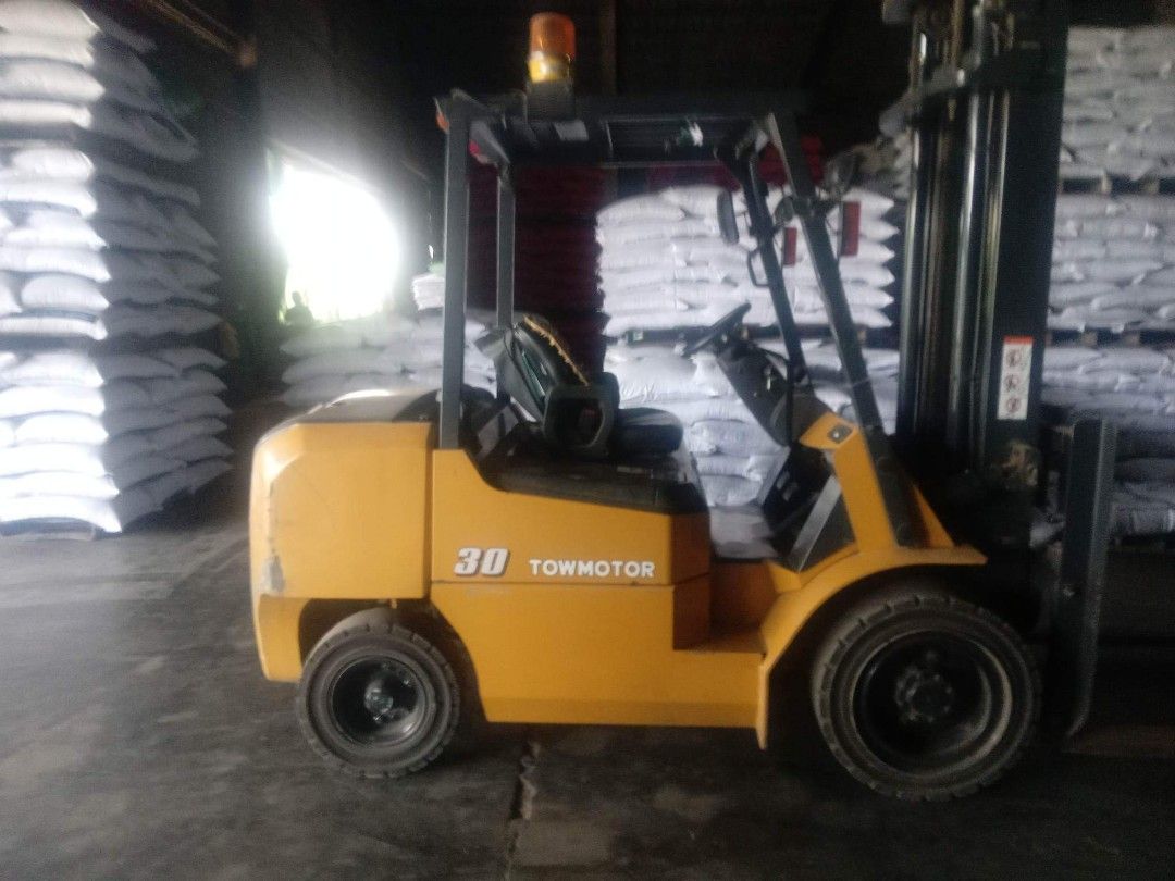 Forklift 3 Tonner, Commercial & Industrial, Industrial Equipment on ...