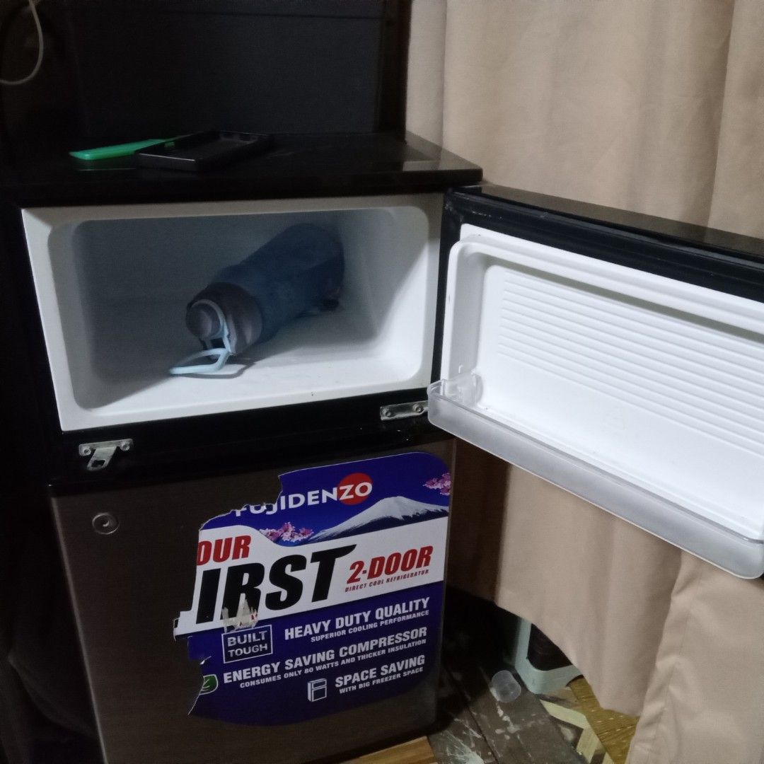 Fujidenzo refrigirator with freezer, TV & Home Appliances, Kitchen ...