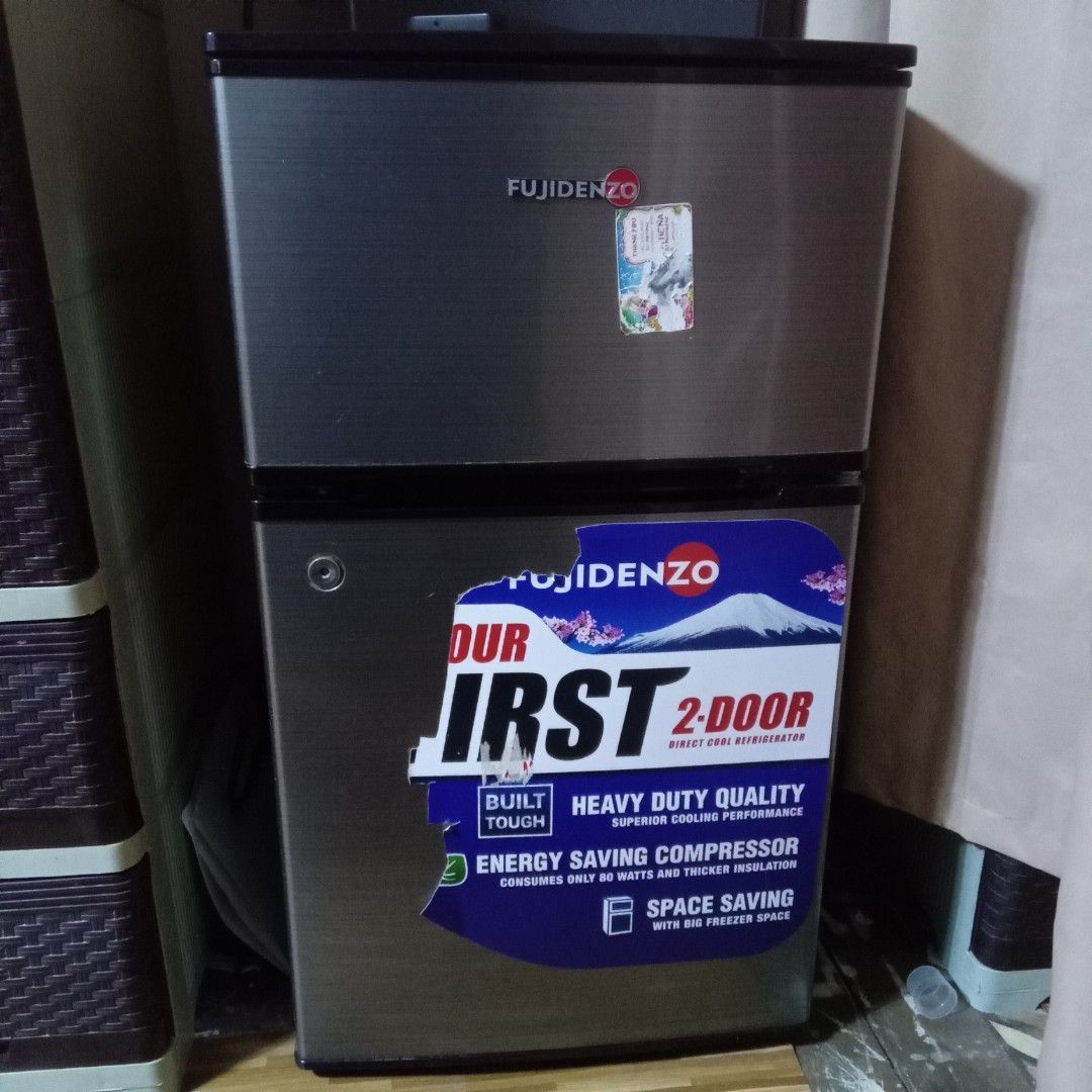 Fujidenzo refrigirator with freezer, TV & Home Appliances, Kitchen ...