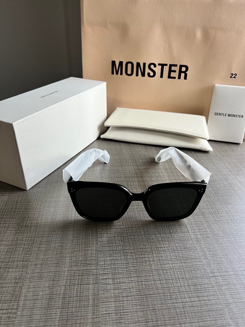 GENTLE MONSTER PALETTE 01, Women's Fashion, Watches & Accessories ...