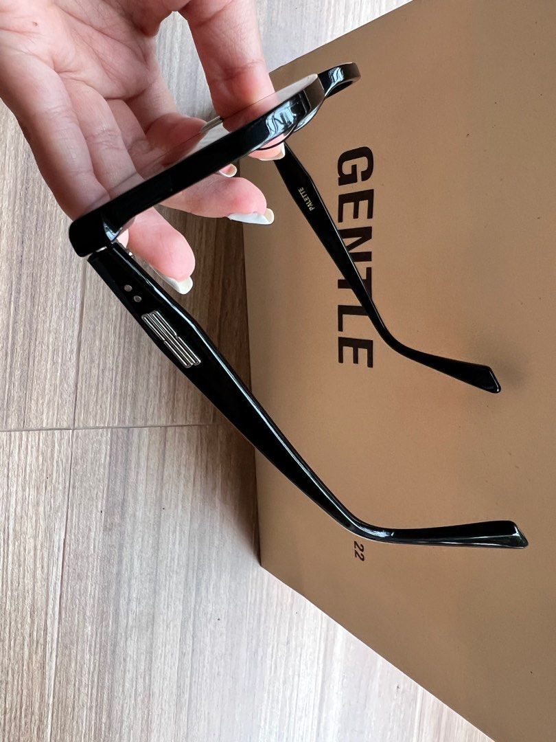 GENTLE MONSTER PALETTE 01, Women's Fashion, Watches & Accessories ...