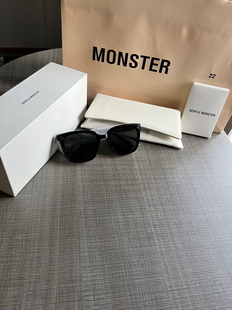 GENTLE MONSTER PALETTE 01, Women's Fashion, Watches & Accessories ...