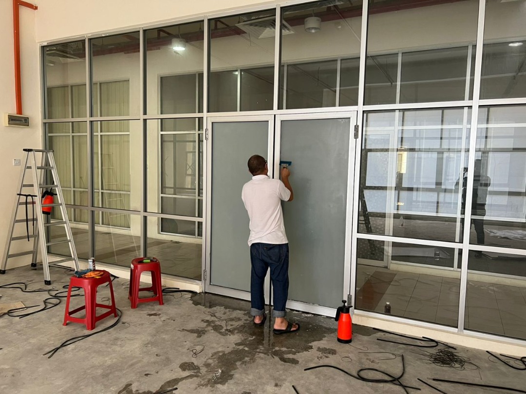 INSTALL FROSTED STICKER l pelekat kabur tinted tingkap privasi ...