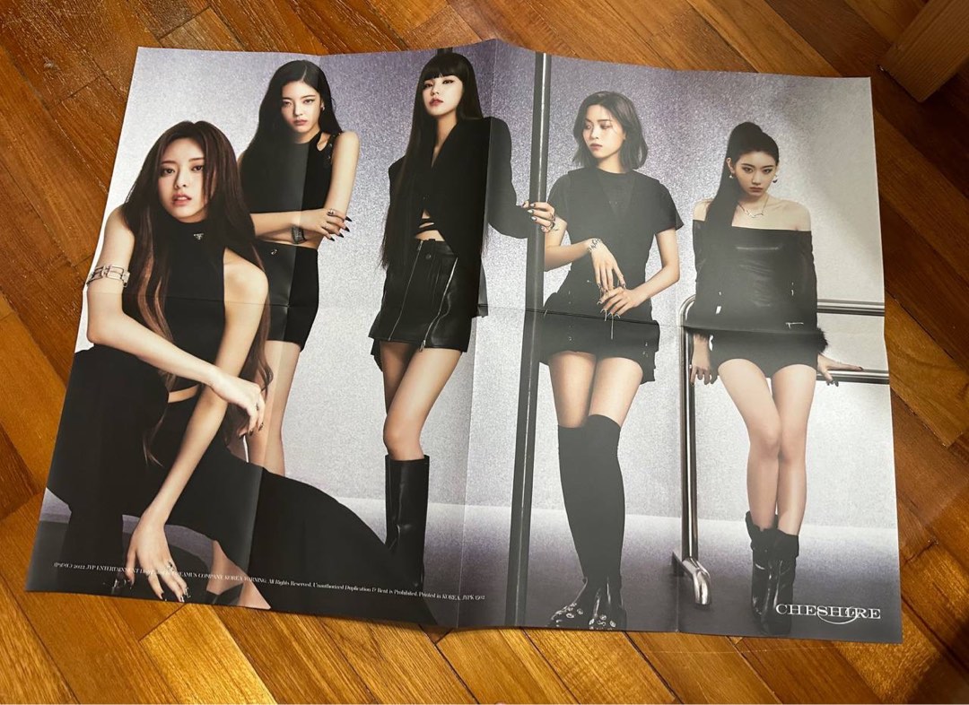 itzy cheshire posters special ed normal, Hobbies & Toys, Memorabilia ...