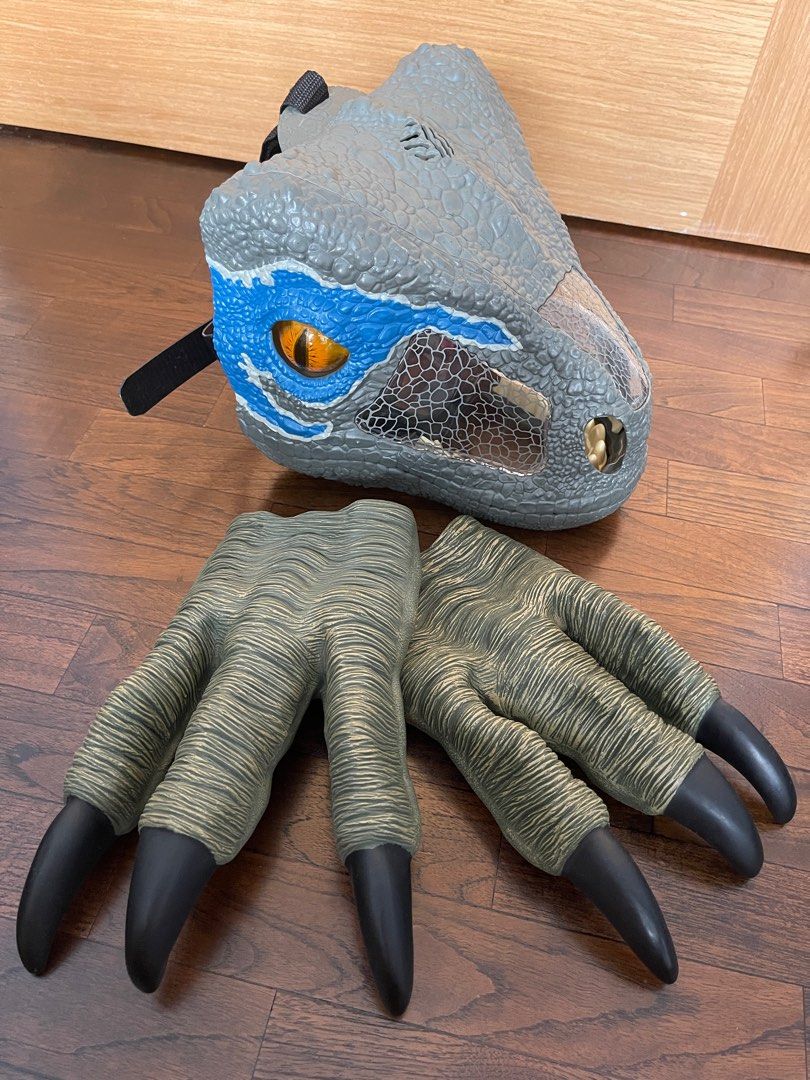 Jurassic World Velociraptor Blue Mask + dinosaur claws, Hobbies & Toys ...