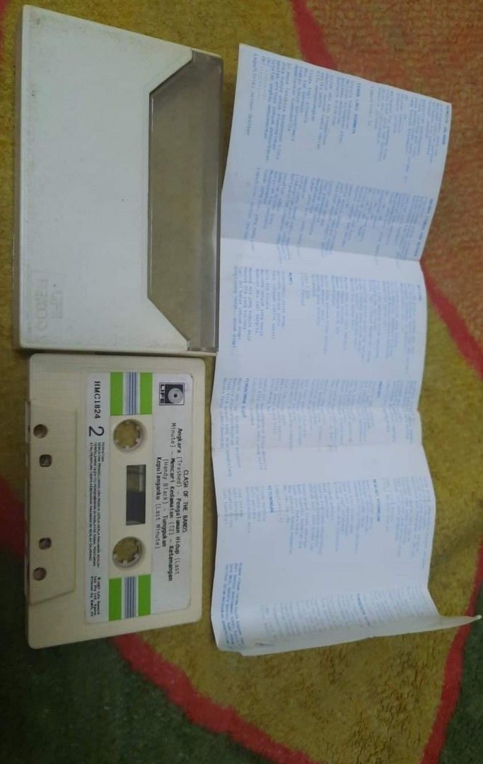 KASET CLASH OF THE BANDS I & II COMBO, Hobbies & Toys, Music & Media, CDs & DVDs on Carousell