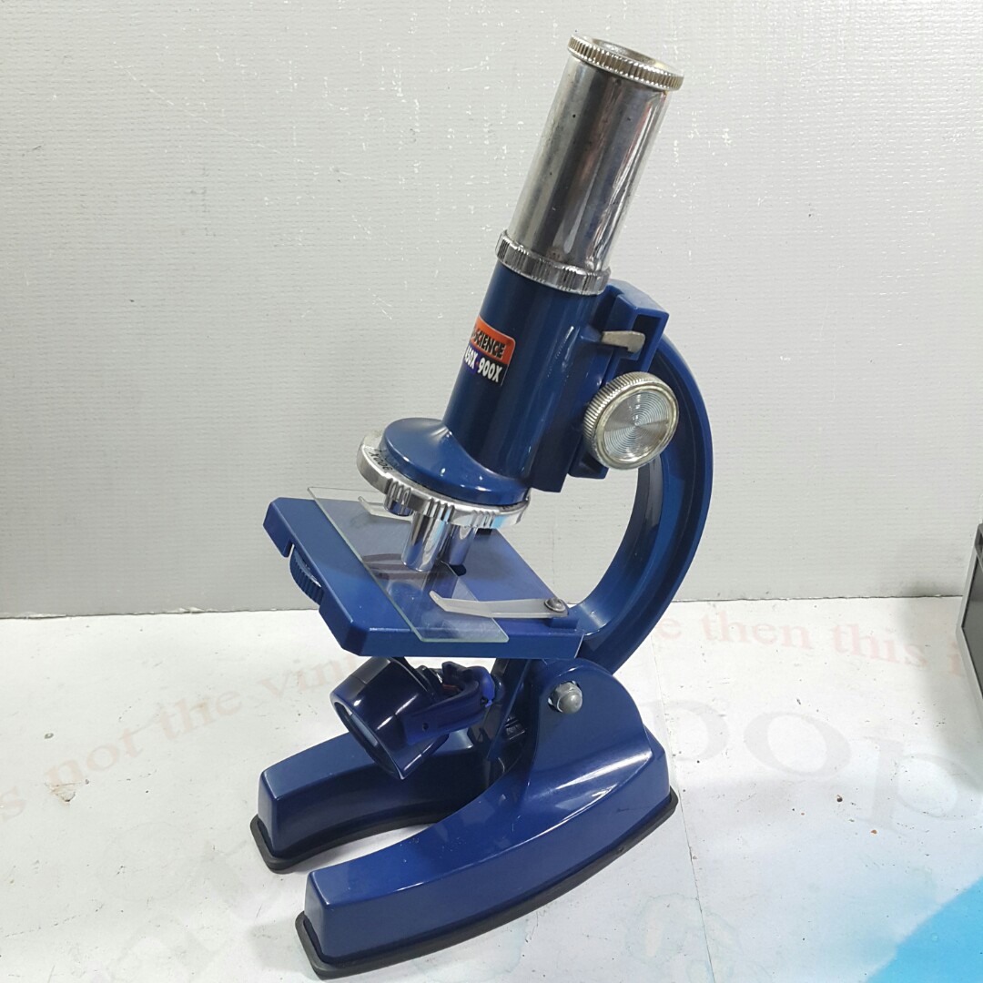 Microscope with 3 rotating mag and colored filters, Hobbies & Toys ...