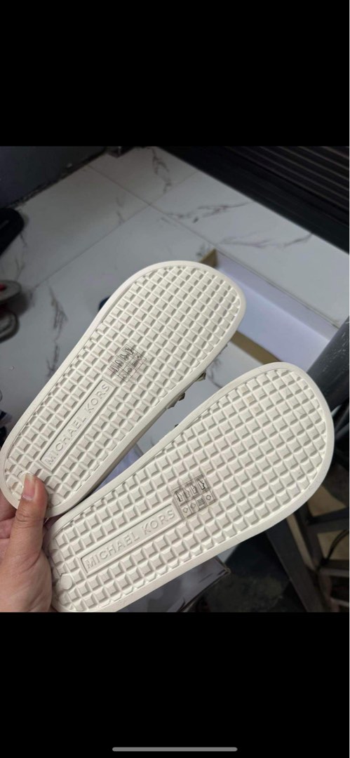 Mk slides on Carousell