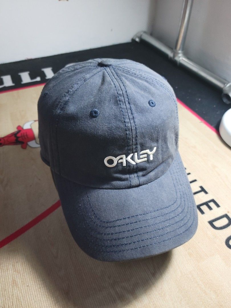 Oakley Cap on Carousell