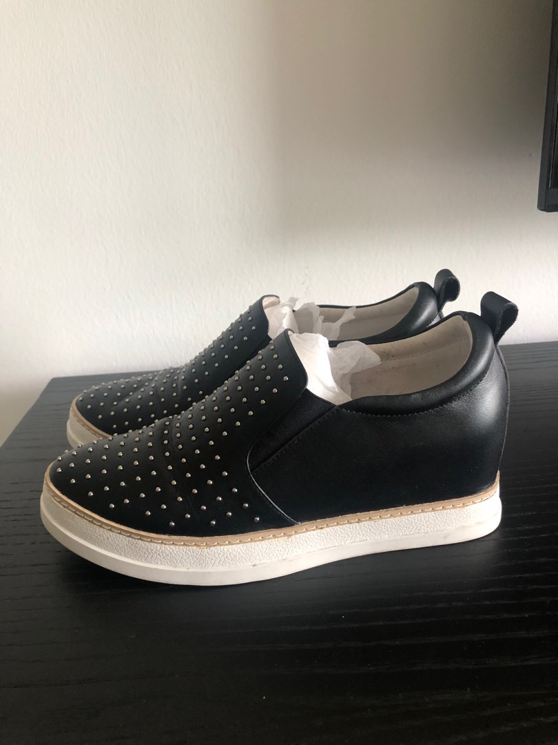 Pazzion, Women's Fashion, Footwear, Flats on Carousell