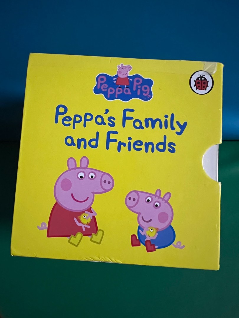 Peppa Pig Story Book peppa’s family and friends 人物介紹書 硬皮書 mini board ...