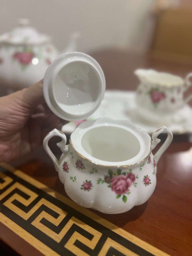 Royal Albert New Country Roses 3 Piece Tea Set (Teapot, Sugar, and ...