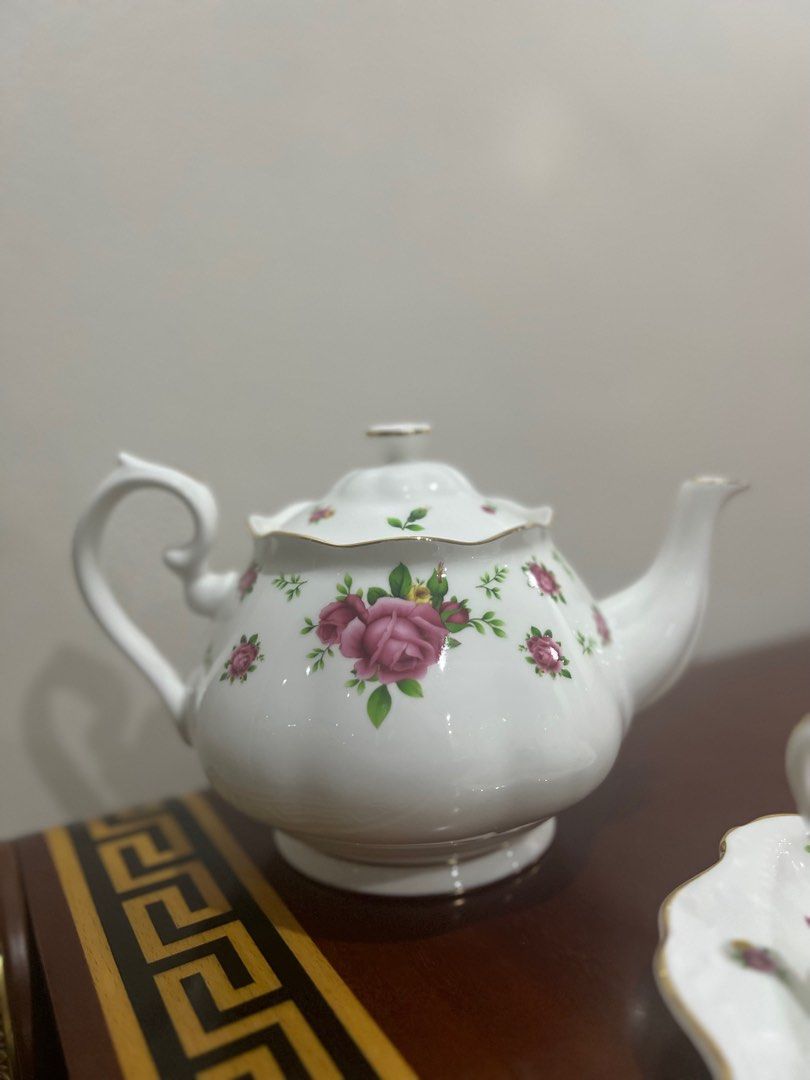 Royal Albert New Country Roses 3 Piece Tea Set (Teapot, Sugar, and ...