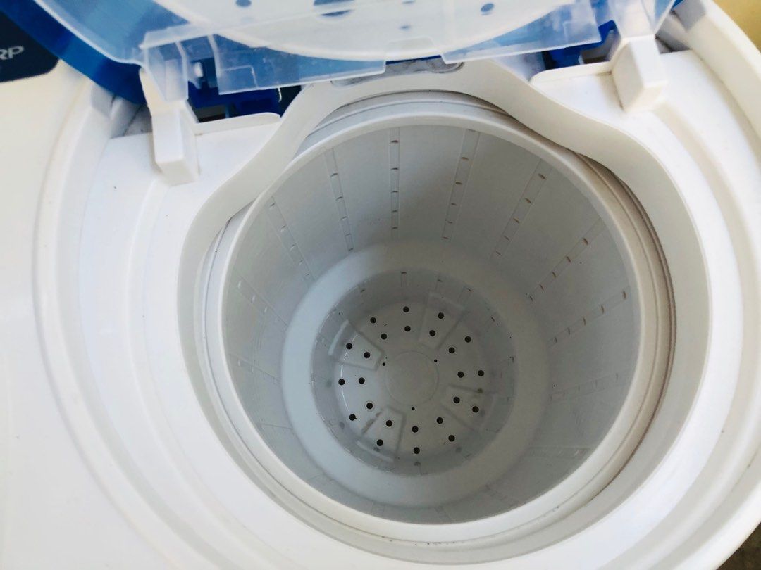 Sharp 9.5 kg Giga Washing Machine on Carousell