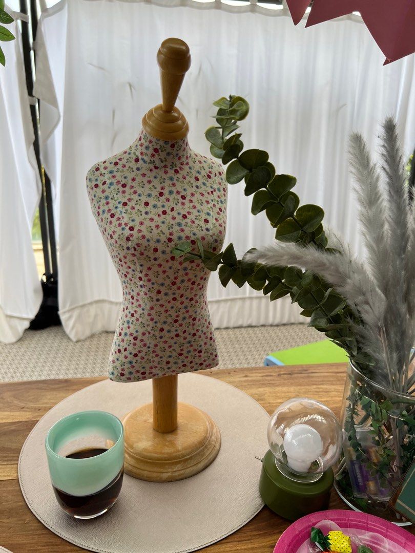 Table Top Jewellery Display Mannequin, Hobbies & Toys, Stationery ...