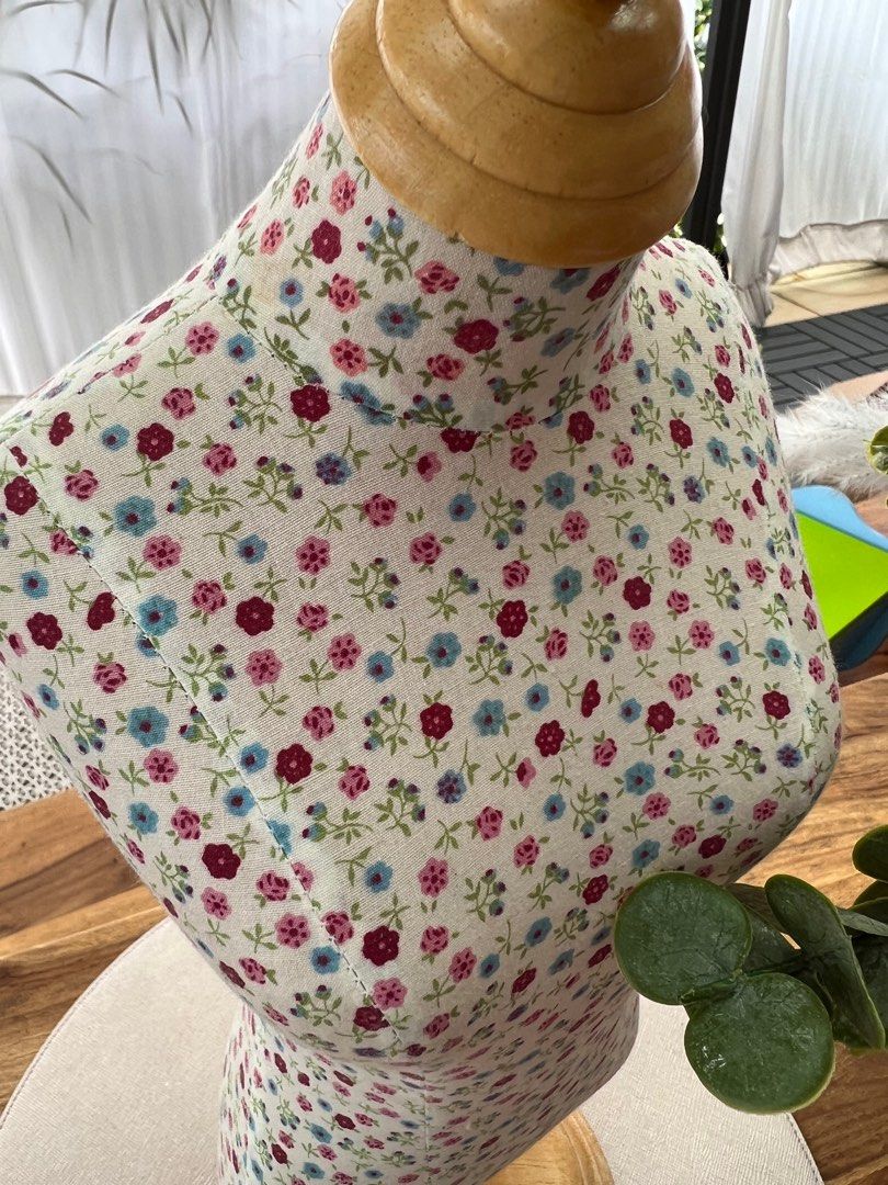 Table Top Jewellery Display Mannequin, Hobbies & Toys, Stationery ...