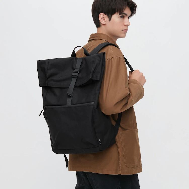 Uniqlo Tas Ransel Roll Top Bag Hitam, Fesyen Pria, Tas & Dompet ...