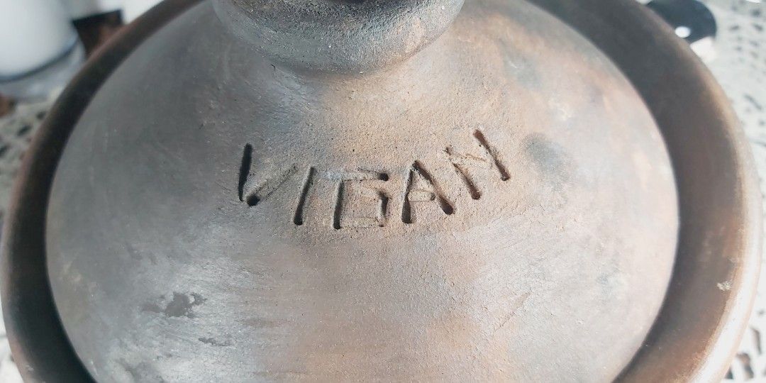 Vigan Burnay(Clay Pot) with cover Large Size, Furniture & Home Living ...
