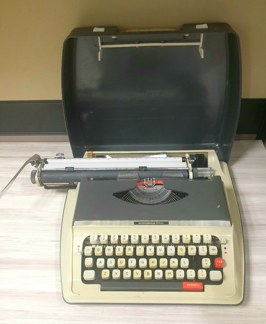 Vintage portable typewriter, Hobbies & Toys, Memorabilia & Collectibles ...