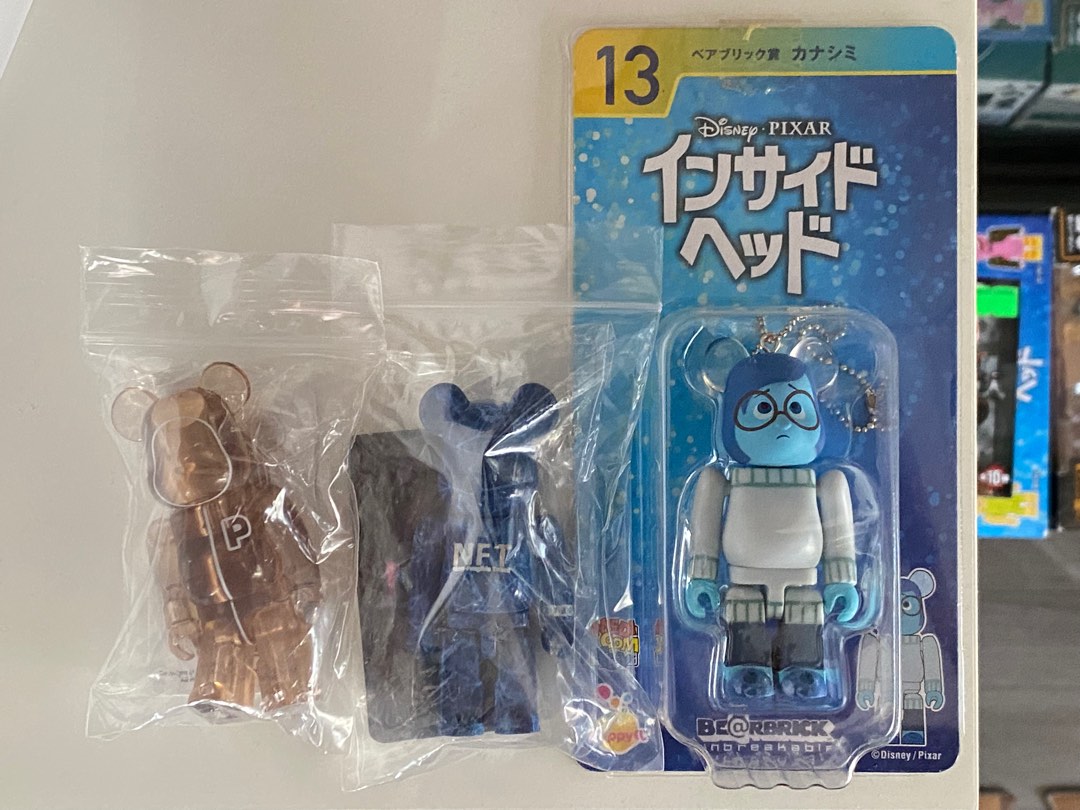 Bearbrick 100% disney NFT, 興趣及遊戲, 玩具 & 遊戲類 - Carousell