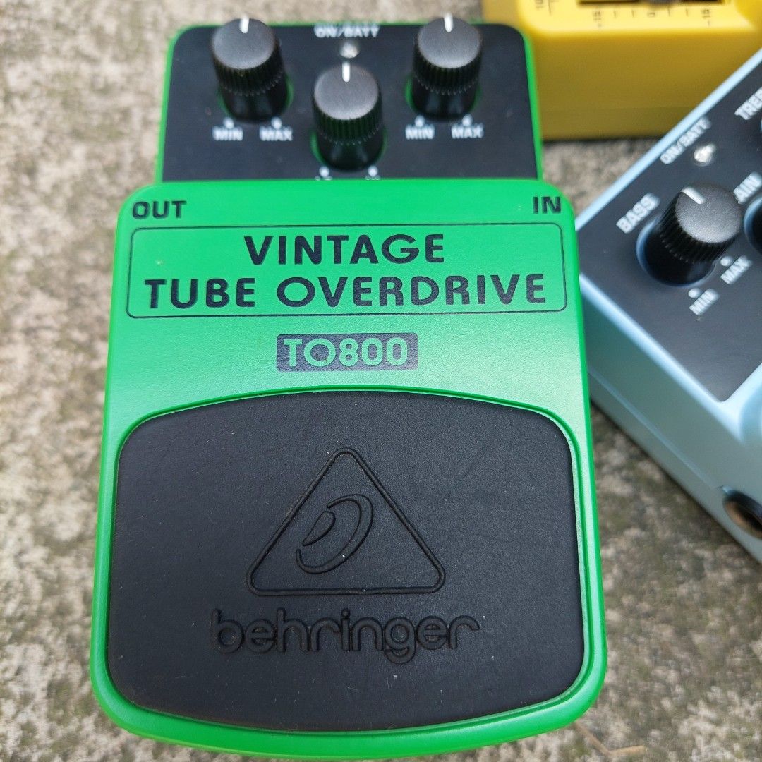 Behringer Vintage Tube Overdrive TO800, Hobbies & Toys, Music & Media ...