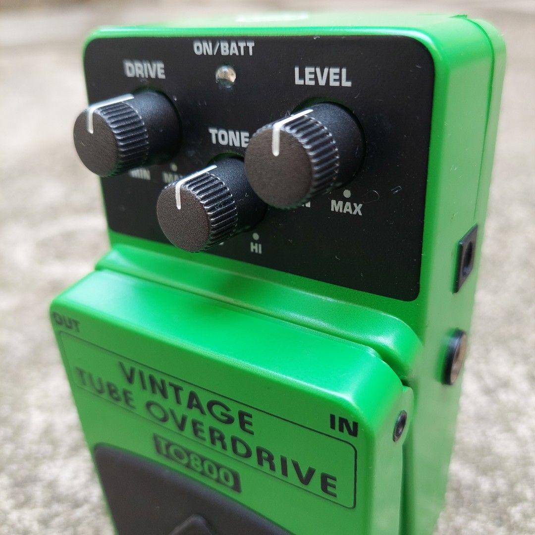 Behringer Vintage Tube Overdrive TO800, Hobbies & Toys, Music & Media ...