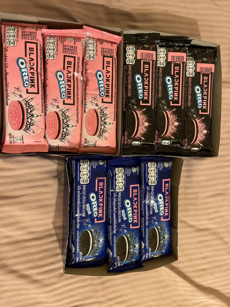 Black Pink Oreo Pic Cards, 9 Oreo same signature, Food & Drinks ...