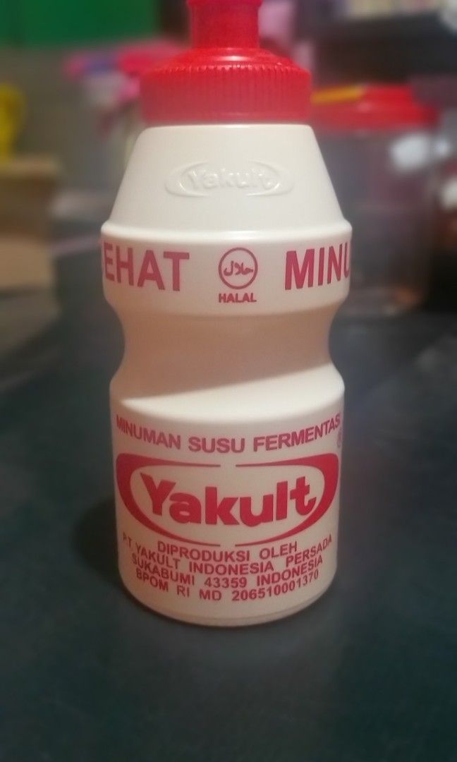 Botol Minum Yakult, Toys & Collectibles, Lainnya di Carousell